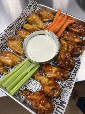 BIRDIES WINGS AND BAR - Updated July 2024 - 37 Photos & 19 Reviews ...