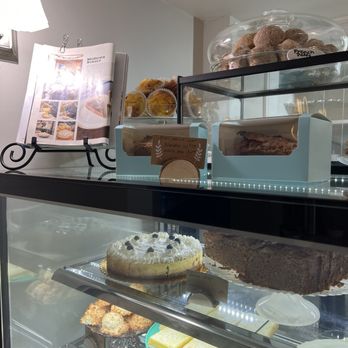 MIDTOWN BAKERY - Updated March 2025 - 98 Photos & 76 Reviews - 2301 J ...