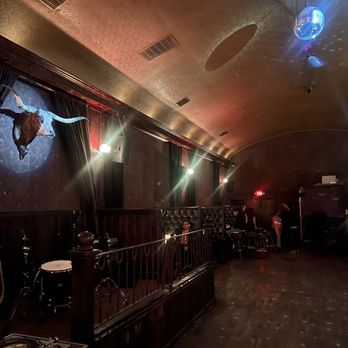 MONTY BAR - Updated October 2025 - 101 Photos & 234 Reviews - 1222 W ...