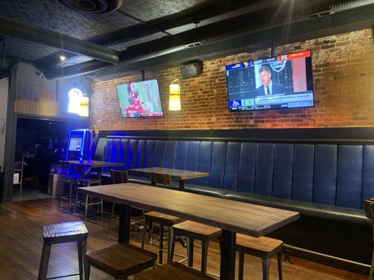 BERNARDS TAVERN - Updated July 2025 - 62 Photos & 133 Reviews - 630 N ...