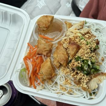 HILO RICE NOODLE SOUP RESTAURANT - Updated December 2025 - 182 Photos ...