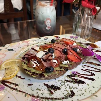 THE MODERN ROSE - Updated June 2025 - 199 Photos & 45 Reviews - 62 Cuna ...