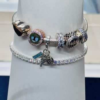 PANDORA TIMES SQUARE - Updated December 2025 - 44 Photos & 39 Reviews ...