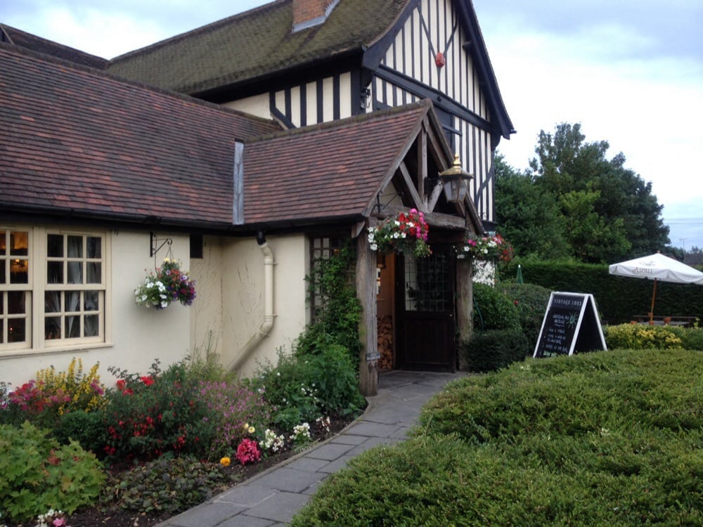 THE CROWN INN - Updated August 2025 - Old Ipswich Road, Colchester ...