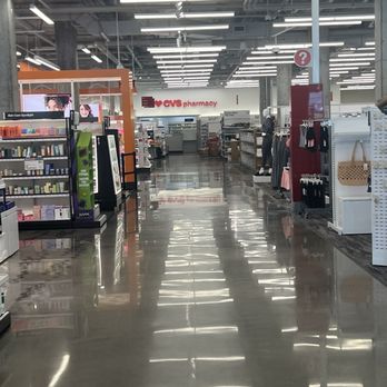 TARGET - Updated November 2025 - 15 Reviews - 900 S Grand Blvd, St ...