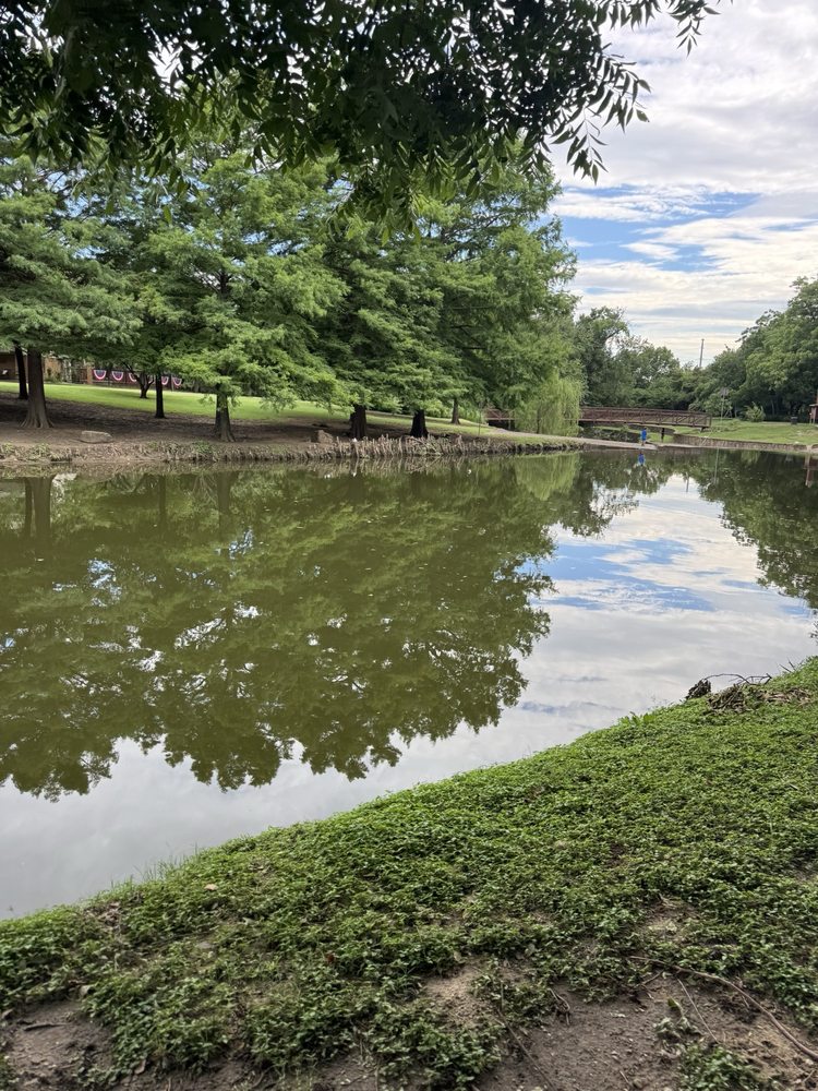 GUSSIE FIELD WATTERWORTH PARK - Updated December 2025 - 22 Photos ...