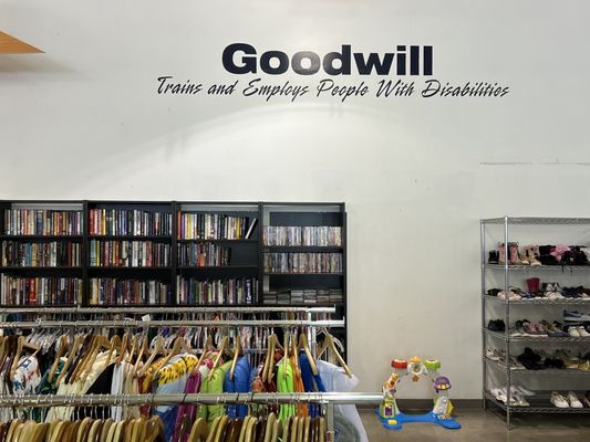 GOODWILL - NORTH MIAMI/AVENTURA - Updated October 2025 - 26 Photos & 19 ...