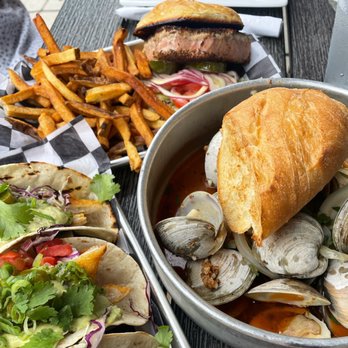 LEE’S PINT & SHELL - Updated July 2024 - 262 Photos & 252 Reviews - 2844 Hudson St, Baltimore ...