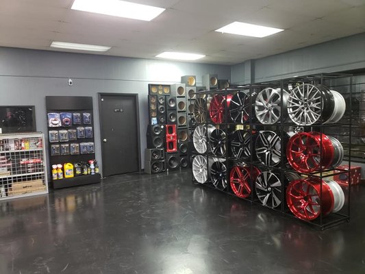 AZ ELECTRONICS - Updated July 2025 - 35 Photos - 2515 Paxton St ...