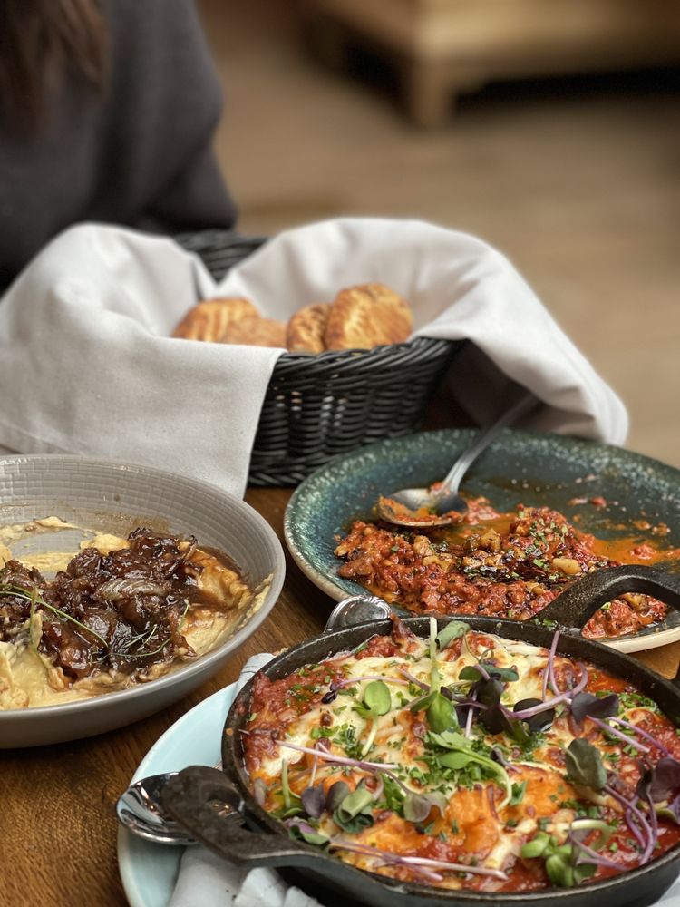 ABA - Updated September 2024 - 4145 Photos & 1700 Reviews - 302 N Green ...