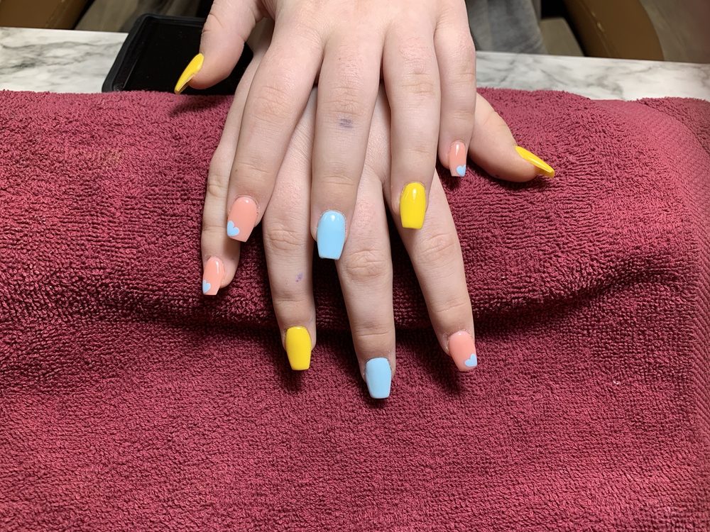 DAVI NAILS - Updated August 2025 - 432 S George Nigh Expy, McAlester ...