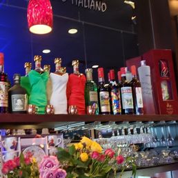 CAFFE EUROPA - Updated April 2026 - 651 Photos & 465 Reviews - 910 E ...
