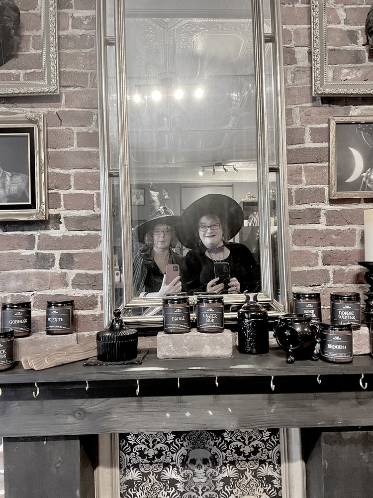 VAMPFANGS - Updated August 2025 - 35 Photos & 29 Reviews - 244 Essex St ...