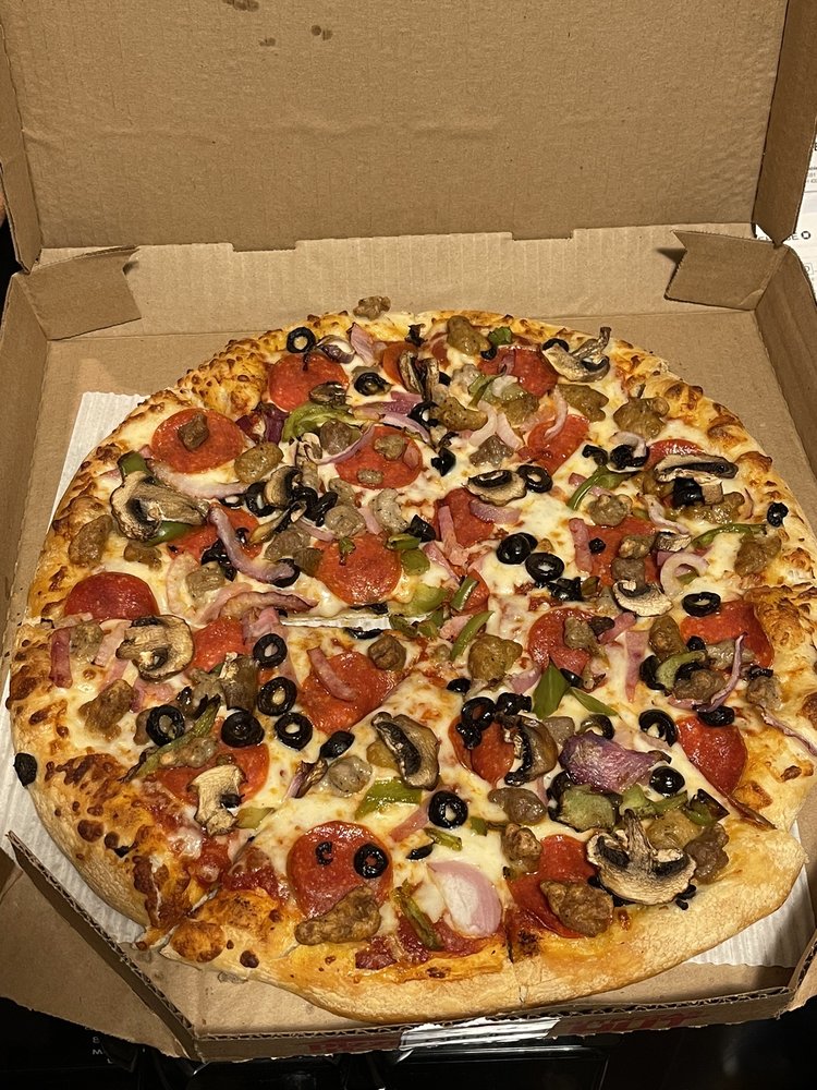 PIZZA HUT - Updated July 2025 - 82 Photos & 130 Reviews - 4750 La ...