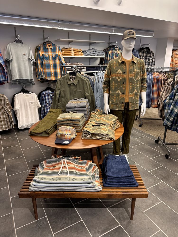 PENDLETON - Updated January 2025 - 21 Photos - 426 Depot St, Manchester ...