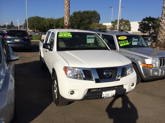 RAZZARI NISSAN - Updated January 2026 - 33 Photos & 77 Reviews - 1675 ...