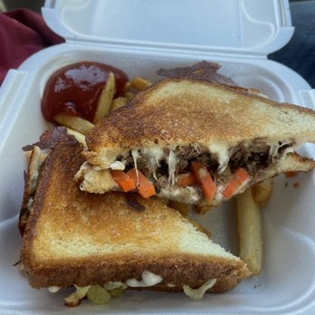 CHEEZIN GOURMET GRILLED CHEESE - Updated October 2025 - 34 Photos ...