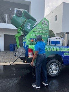 OUTSTANDING BINS - Updated October 2025 - 12 Photos - 2208 Hanfred Ln ...