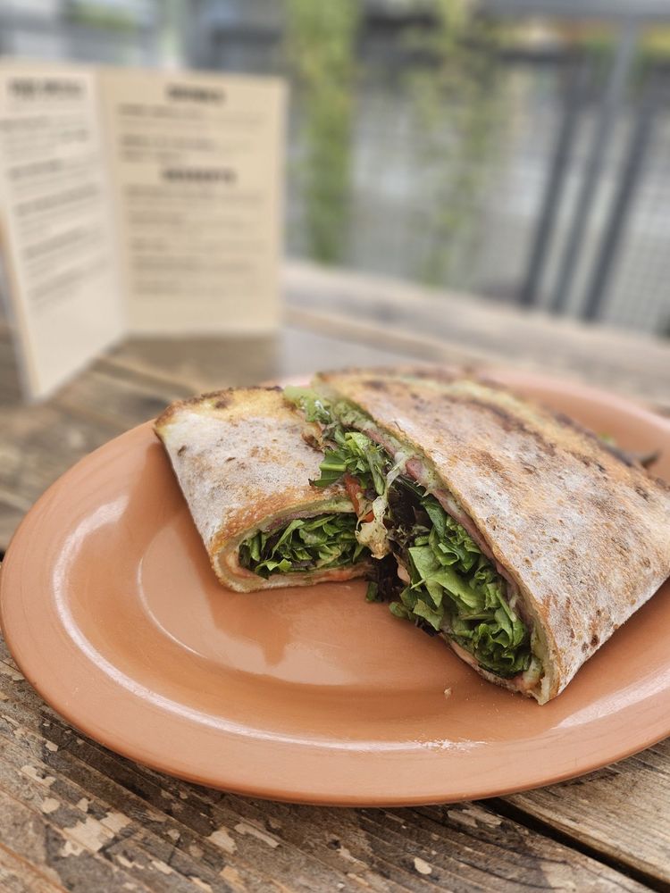 WATERSHED PUB & KITCHEN - Updated December 2025 - 325 Photos & 521 ...