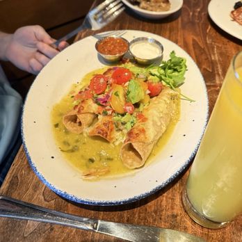 BEATRIX - Updated January 2025 - 3197 Photos & 2603 Reviews - 519 N ...