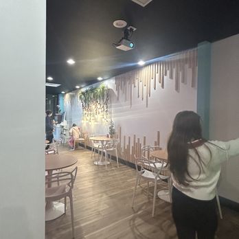 MOCHIBEES DONUT CAFE - Updated August 2025 - 76 Photos & 27 Reviews ...