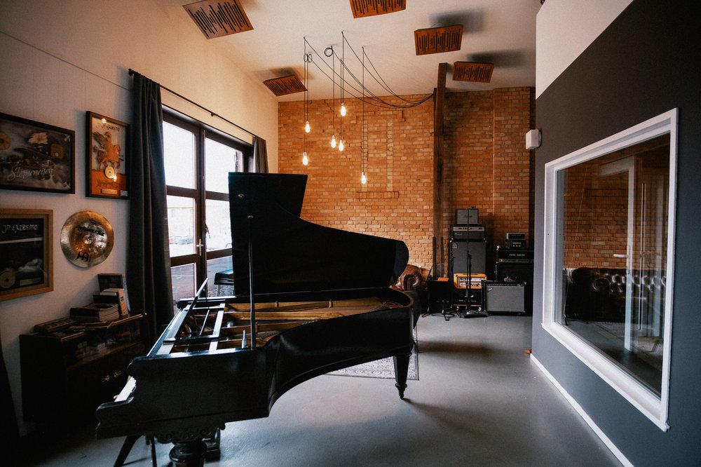 G7 STUDIO - Request Information - 15 Photos - Alt-Buch 45, Berlin ...