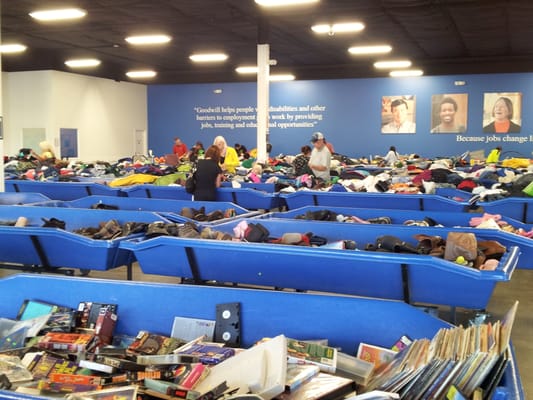 GOODWILL OUTLET - 29 Reviews - 315 Washington Ave S, Kent, Washington ...