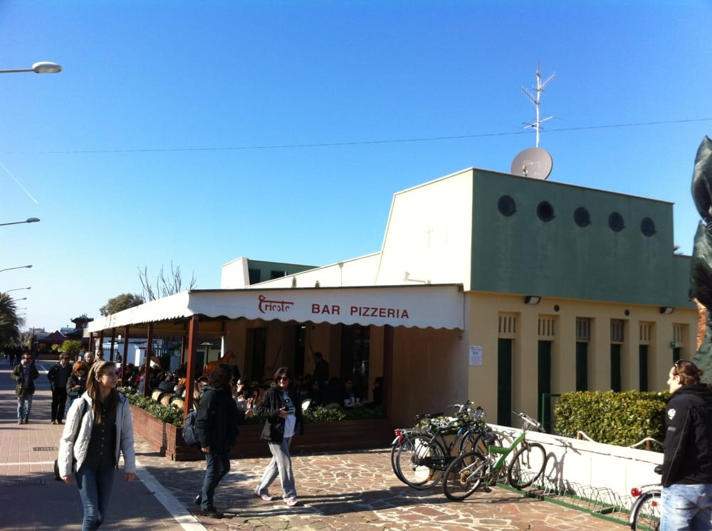 TRIESTE PIZZA - Updated June 2024 - 19 Photos - Lungonare Matteotti 102 ...