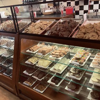 RIVER STREET SWEETS - Updated January 2026 - 196 Photos & 121 Reviews ...