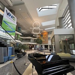 VHC HEALTH™ - 99 Photos & 303 Reviews - 1701 N George Mason Dr ...