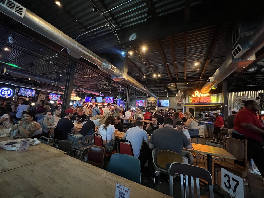 GARAGE FISHTOWN - 65 Photos & 138 Reviews - 100 E Girard Ave ...