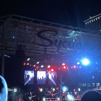 GALLAGHER SQUARE - Updated July 2025 - 139 Photos & 37 Reviews - 100 ...