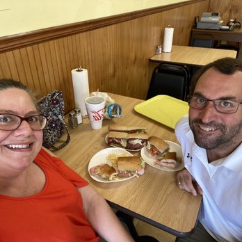 BRIAN’S GIANT SUBS - Updated October 2024 - 52 Photos & 93 Reviews ...