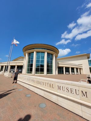 ABRAHAM LINCOLN PRESIDENTIAL LIBRARY & MUSEUM - 335 Photos & 273 ...