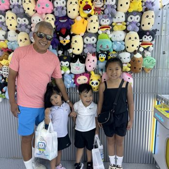 CLAW & FUN - Updated July 2024 - 33 Photos & 24 Reviews - 1223 Grand W ...