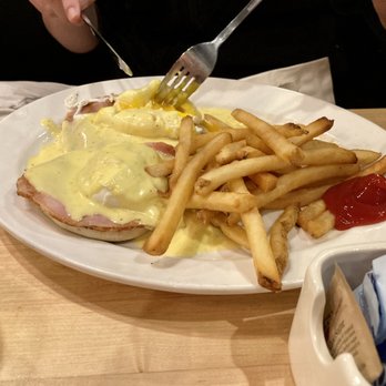 THE TOMATO CAFE - Updated December 2025 - 194 Photos & 316 Reviews ...