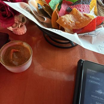 COLOSSAL RESTAURANT - Updated December 2025 - 102 Photos & 32 Reviews ...