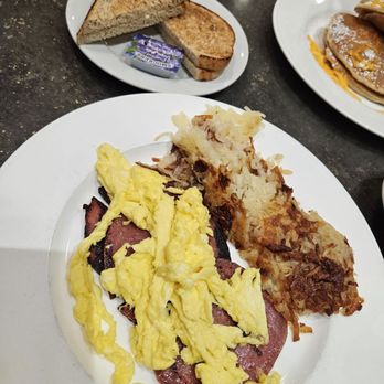 CHIT CHAT DINER - Updated July 2025 - 932 Photos & 907 Reviews - 515 ...