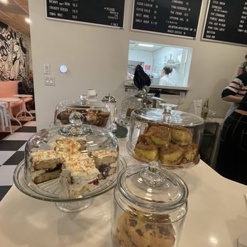 LUCILLE - Updated July 2025 - 323 Photos & 272 Reviews - 1218 H St ...