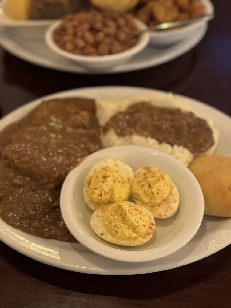 THE HEN & EGG - Updated December 2025 - 75 Photos & 111 Reviews - 204 N ...