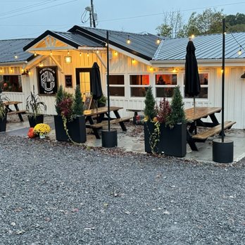 PAWN RUN BAR & KITCHEN - Updated October 2025 - 41 Photos & 44 Reviews ...