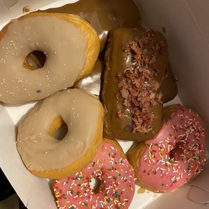 GROSS DONUTS - Updated August 2025 - 44 Photos & 56 Reviews - 1603 E ...
