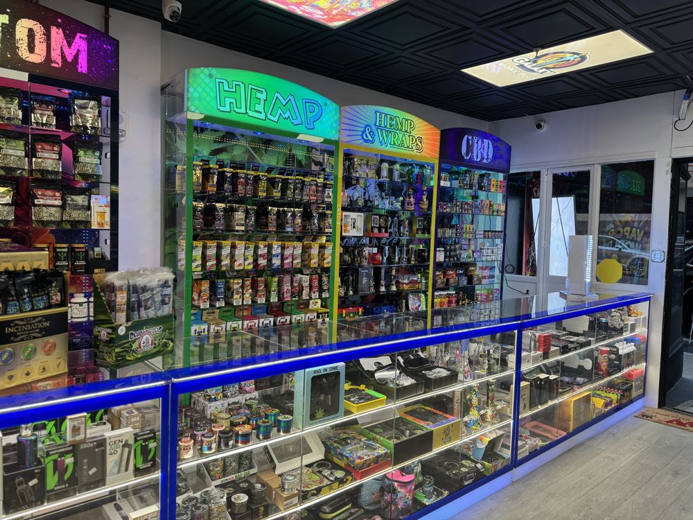 GALAXY SMOKE + - Updated December 2025 - 15 Photos - 9 N 6th St ...