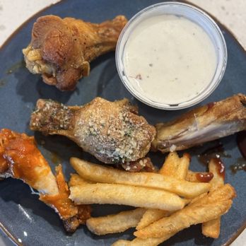 WING SNOB - Updated January 2026 - 19 Photos & 16 Reviews - 2407 W ...