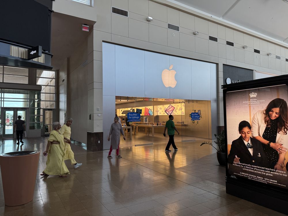 APPLE FIRST COLONY MALL - Updated January 2026 - 21 Photos & 163 ...