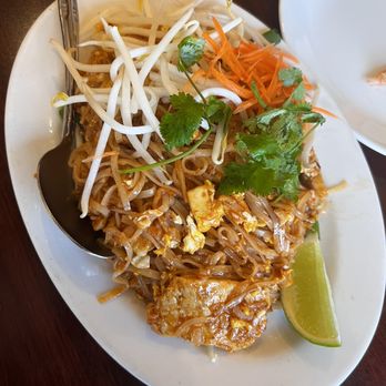 LONG BEACH THAI RESTAURANT - Updated October 2024 - 1650 Photos & 1490 ...