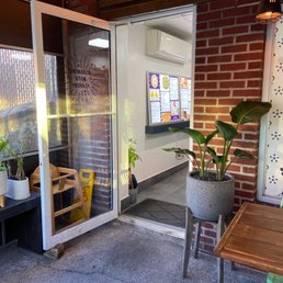 BLOOM CHICKEN - Updated December 2025 - 214 Photos & 93 Reviews - 365 ...