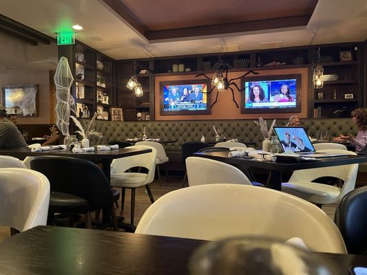 LOCAL KITCHEN - Updated May 2025 - 2003 Photos & 1383 Reviews - 1321 ...