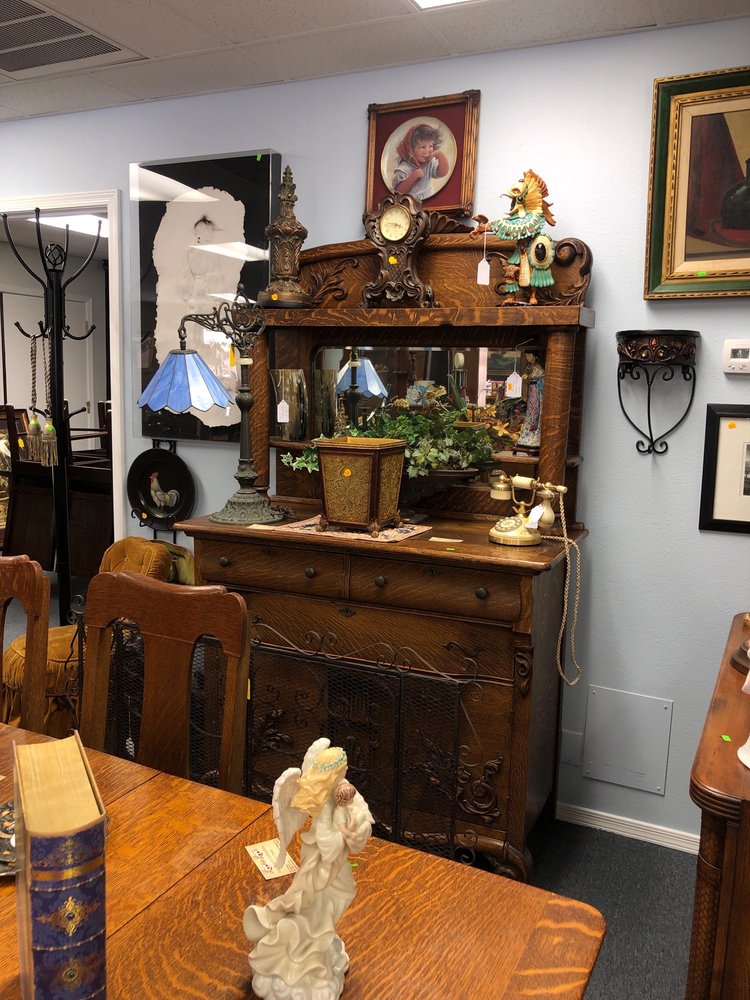 LOOKIE LOO’S ANTIQUES & COLLECTIBLES - Updated May 2025 - 21 Photos ...