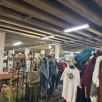 MEMORY DEN ANTIQUE MALL - Updated October 2024 - 127 Photos & 32 ...